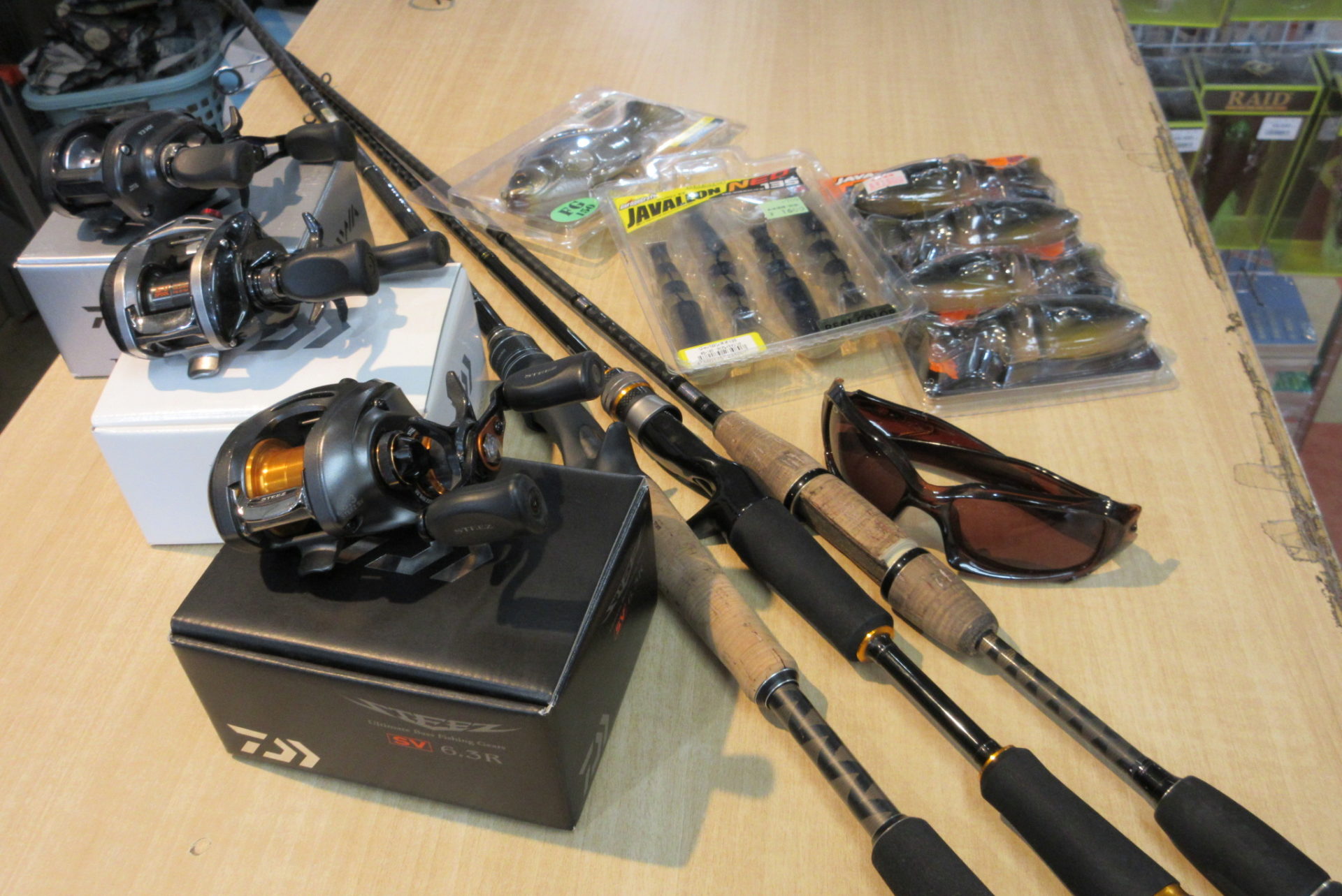 ダイワのスティーズSV6．3、アルファスSV105SH、T3MX1016SH（ジャンク）、アブガルシアのファンタジスタFS-63L MGS、ホーネットスティンガーHSPC-671X-BB ...