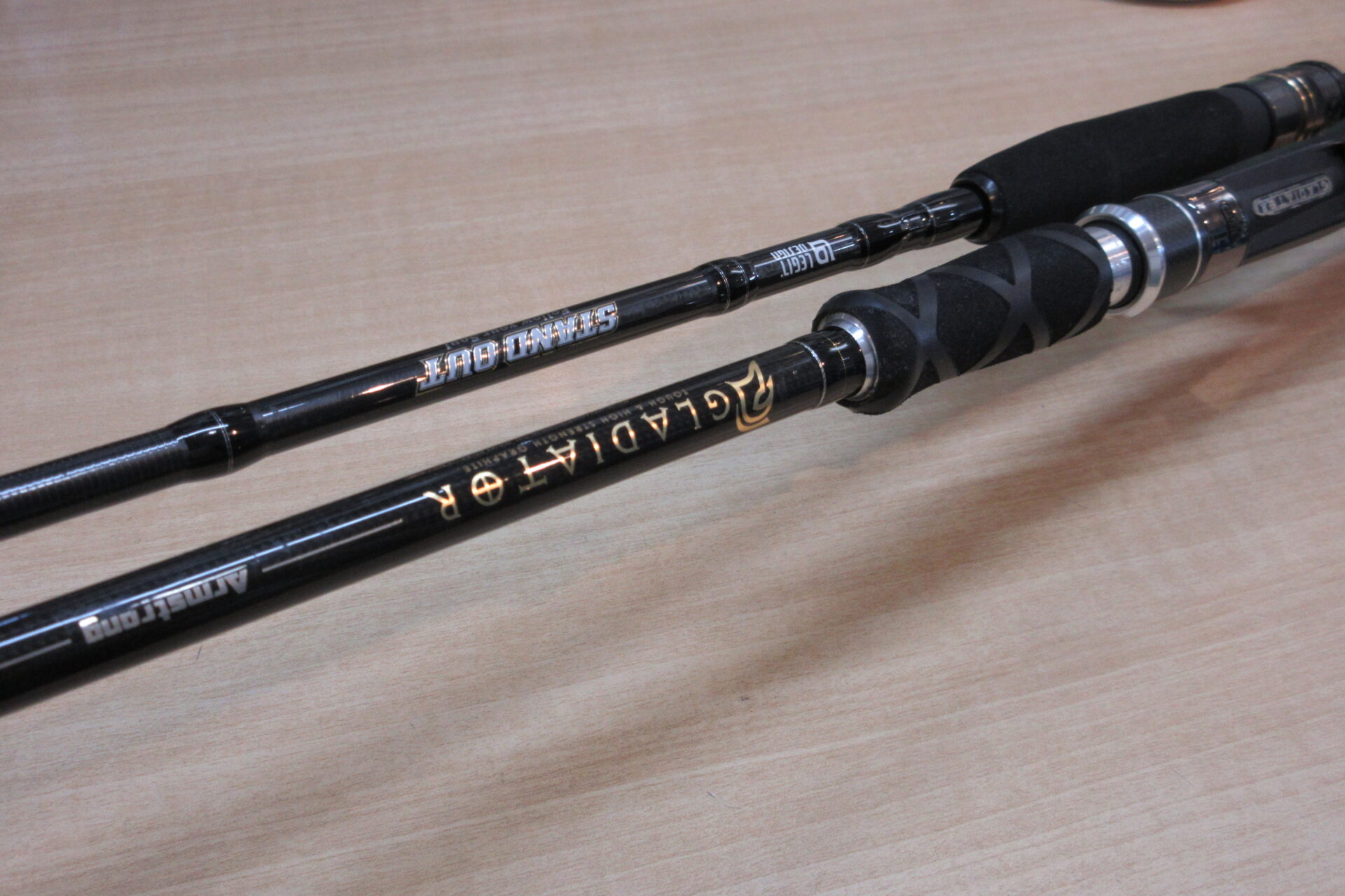 レイドジャパンのグラディエーターG-71MH+CとレジットデザインのスタンドアウトSOS65MLをお売りいただきました。大宮で釣具店といえば釣具いちばん館!!釣具いちばん館