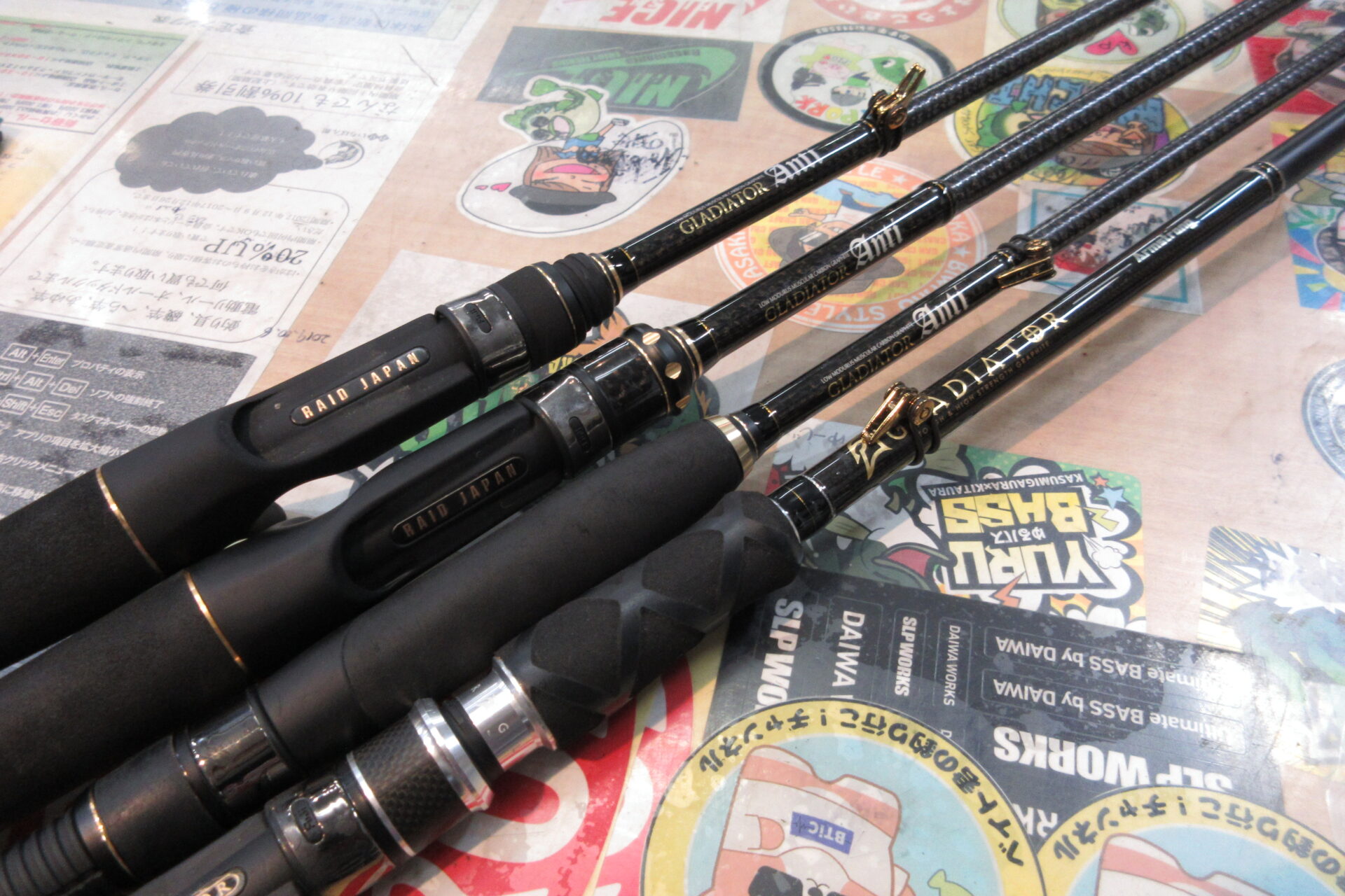 レイドジャパンのグラディエーターアンチGA-65PBF、グラディエーターアンチGA-610MHC、グラディエーターアンチGA-63LS、グラディエーターG-71MH+Cを買取しました。超高額 ...