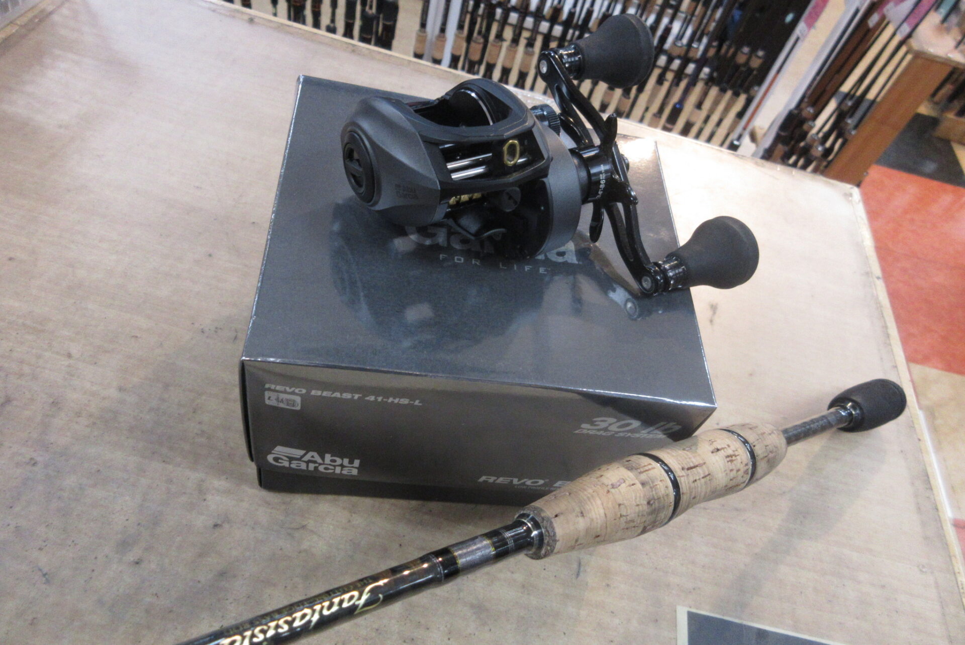 アブガルシアのファンタジスタFS-63Lとレボビースト41HSLをお売りいただきました。大宮で釣具店といえば釣具いちばん館!!釣具いちばん館