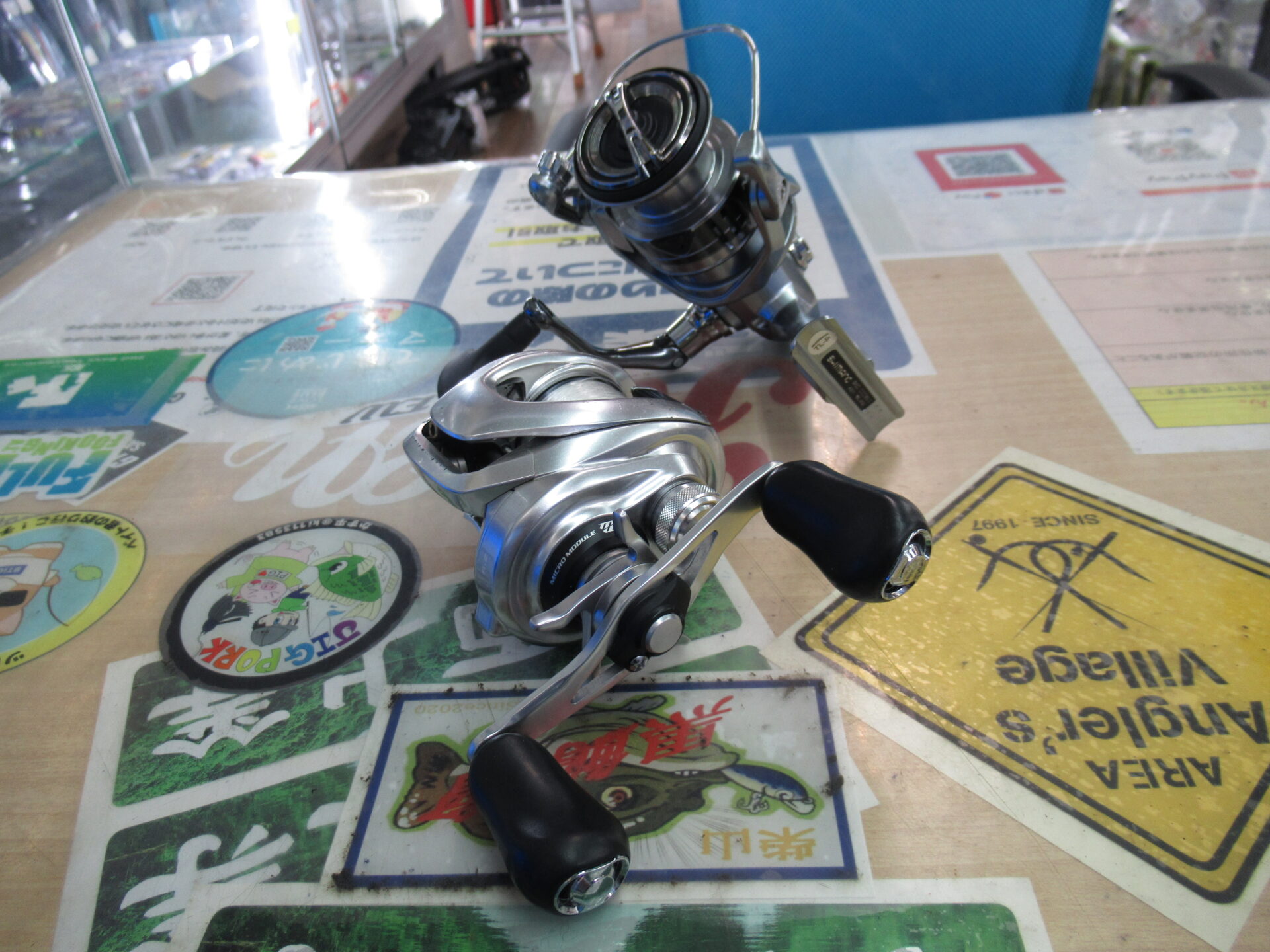 シマノの21ナスキーC3000HG、16メタニウムMGL LHをお売りいただきました。千葉の八千代市辺りで釣具店といえば釣具いちばん館!!釣具いちばん館