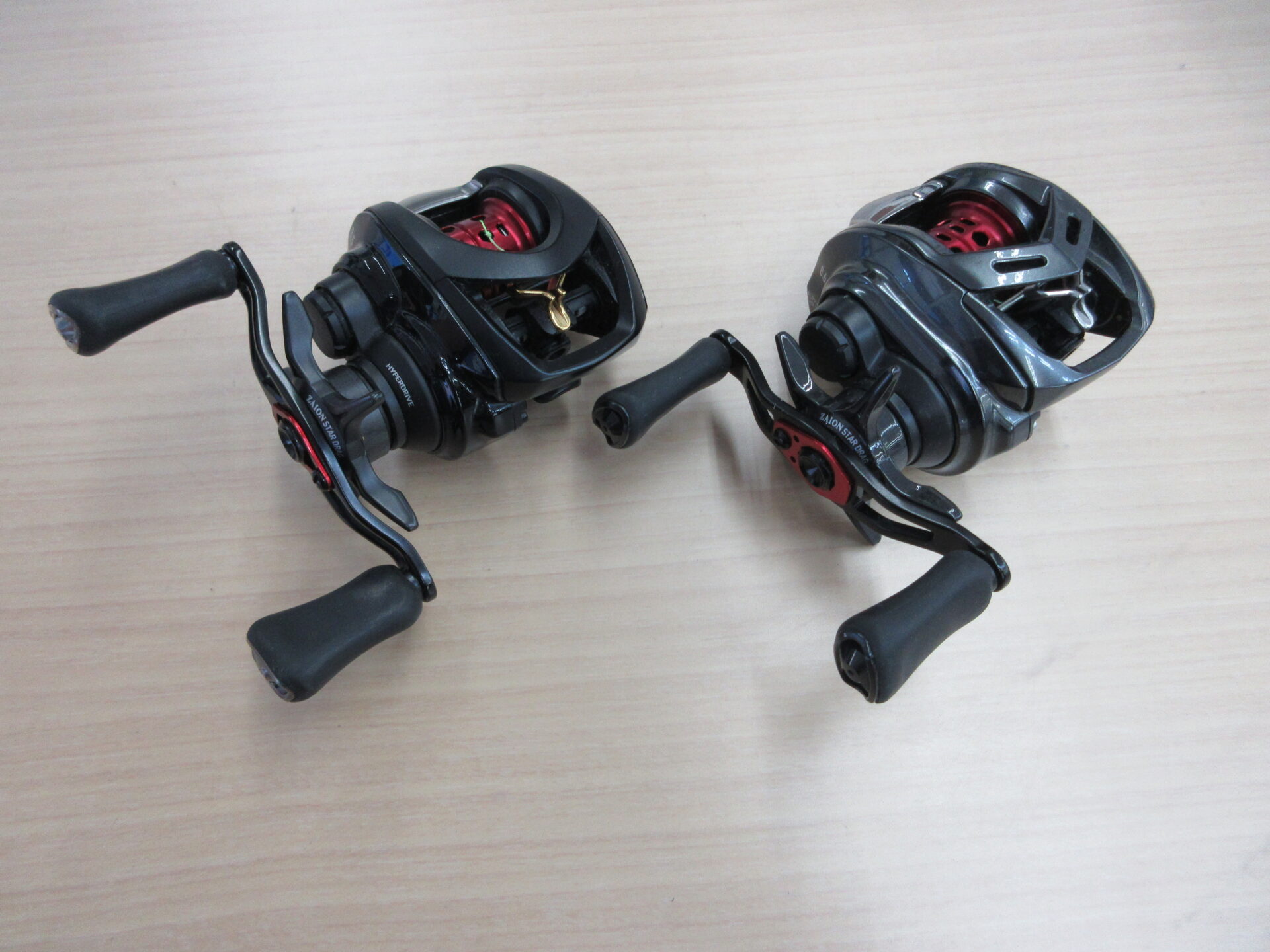 【折れた竿や壊れたリールも買取しています！】ダイワの23SSエアTW8.5と20アルファスエアTW8.6Rをお買取り。釣具いちばん館 相模原橋本店は神奈川県で最高額買取目指しています。釣具いちばん館